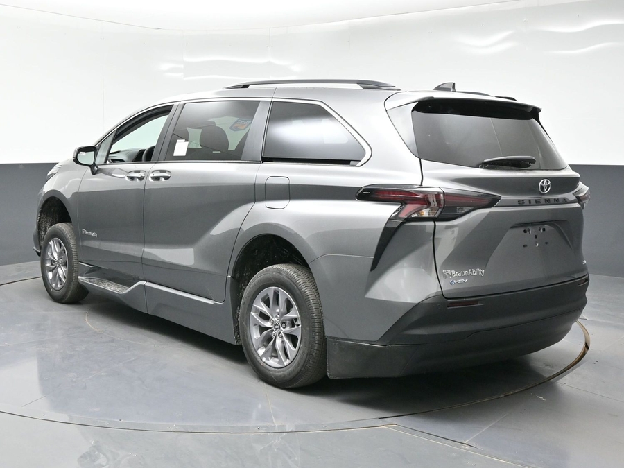 New 2026 Toyota Sienna FWD XLE Wheelchair Van - TS303492 ...