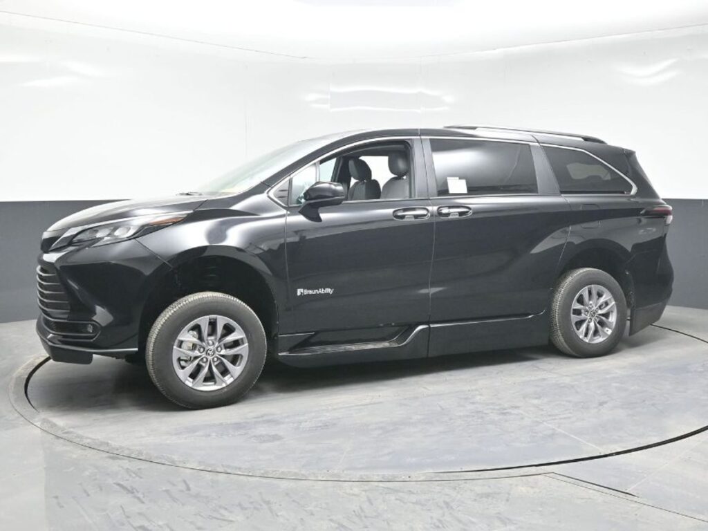 New 2025 Toyota Sienna FWD XLE Plus Wheelchair Van - SS263066 ...
