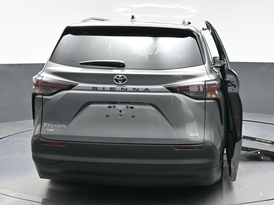 New 2026 Toyota Sienna FWD XLE Wheelchair Van - TS303492 ...